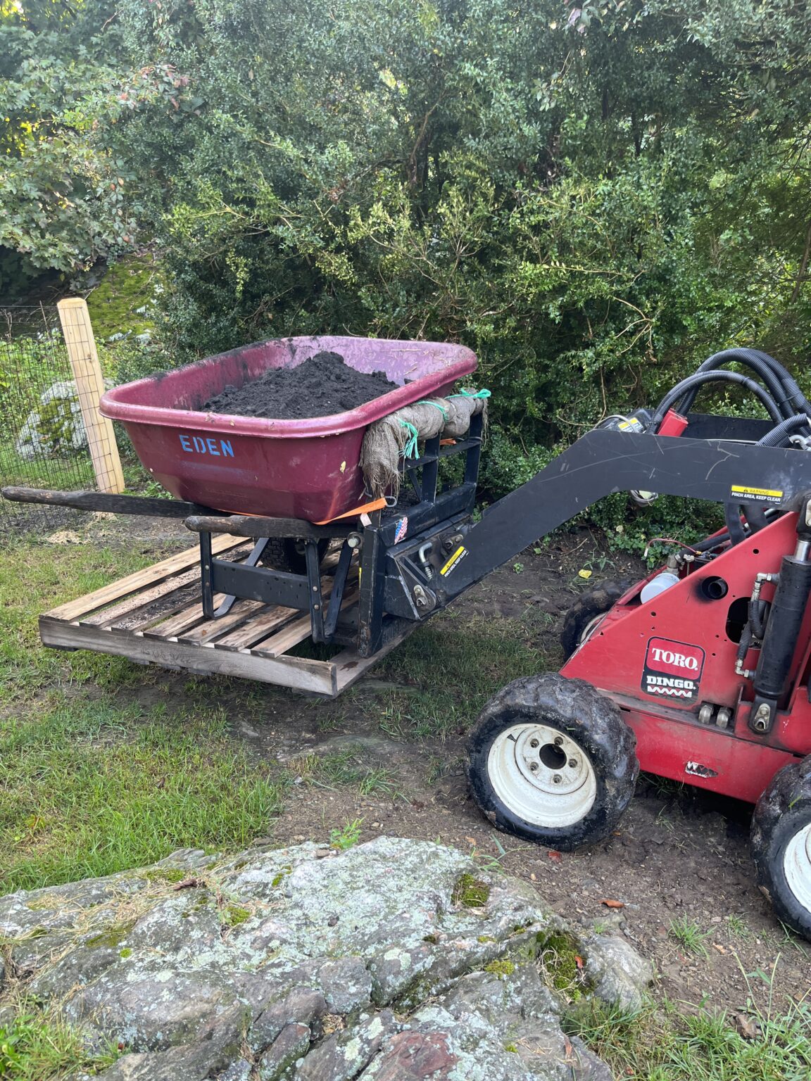 Articulating loaders for landscaping. - Designing Eden